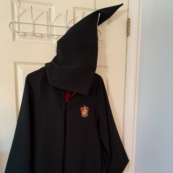 Costumes | This Authentic Gryffindor Robe With Embroidered Patch Of The ...